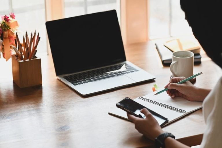 How to Write a Hook: 7 Tips That’ll Leave Readers Wanting More ...