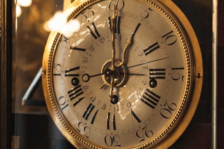 Creative Writing: 10 Secrets to Craft a Spellbinding Story